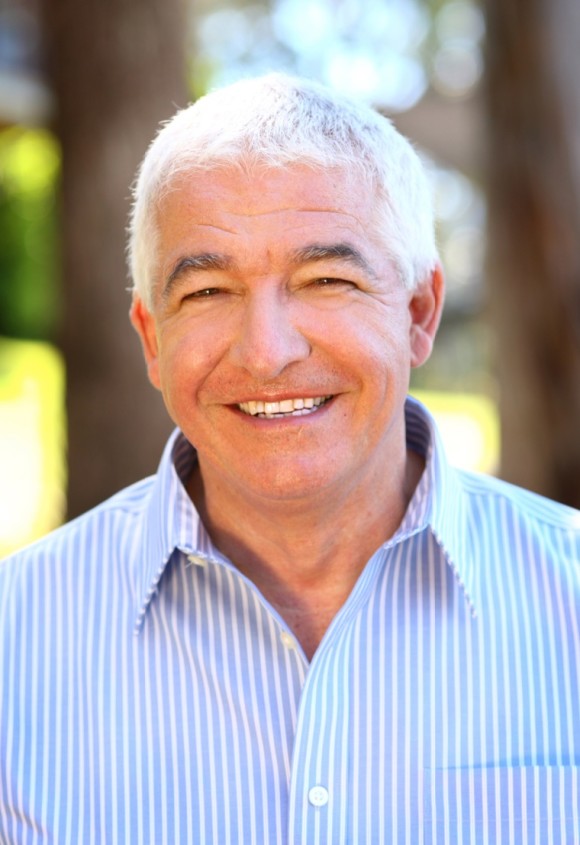 Allan Pease - Handshakes - BigSpeak Motivational Speakers Bureau ...