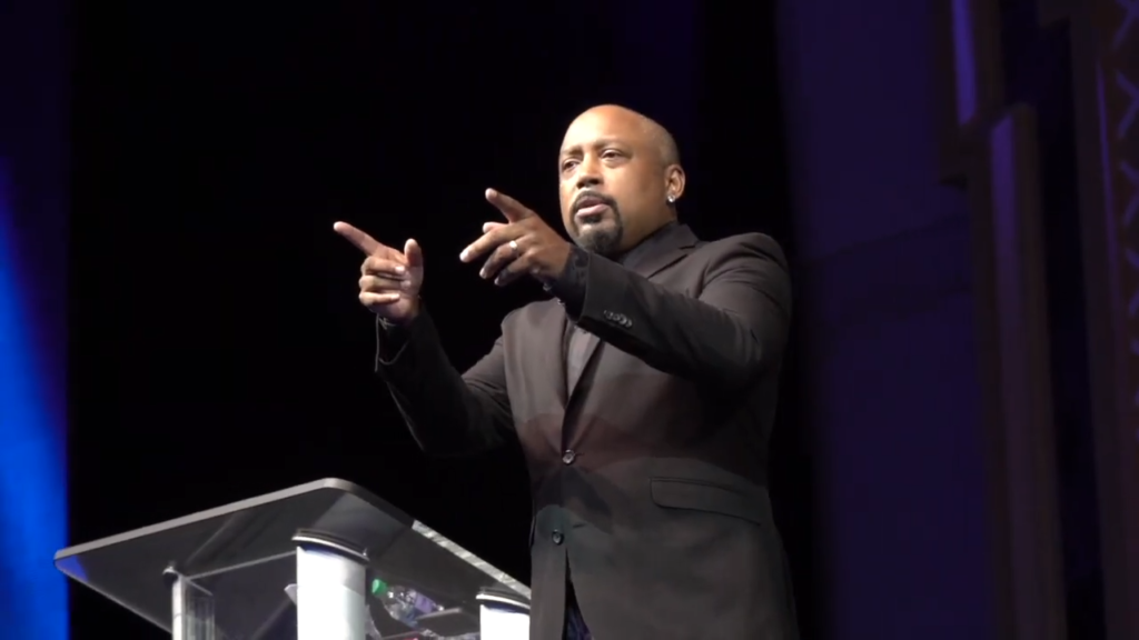 Virtual Reel 2022 - Daymond John - BigSpeak Motivational Speakers ...