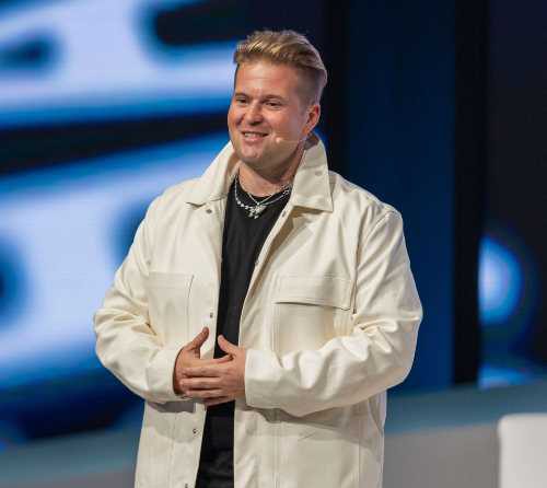 Keynote Speaker Charlie Rocket Speaking Fee and Information