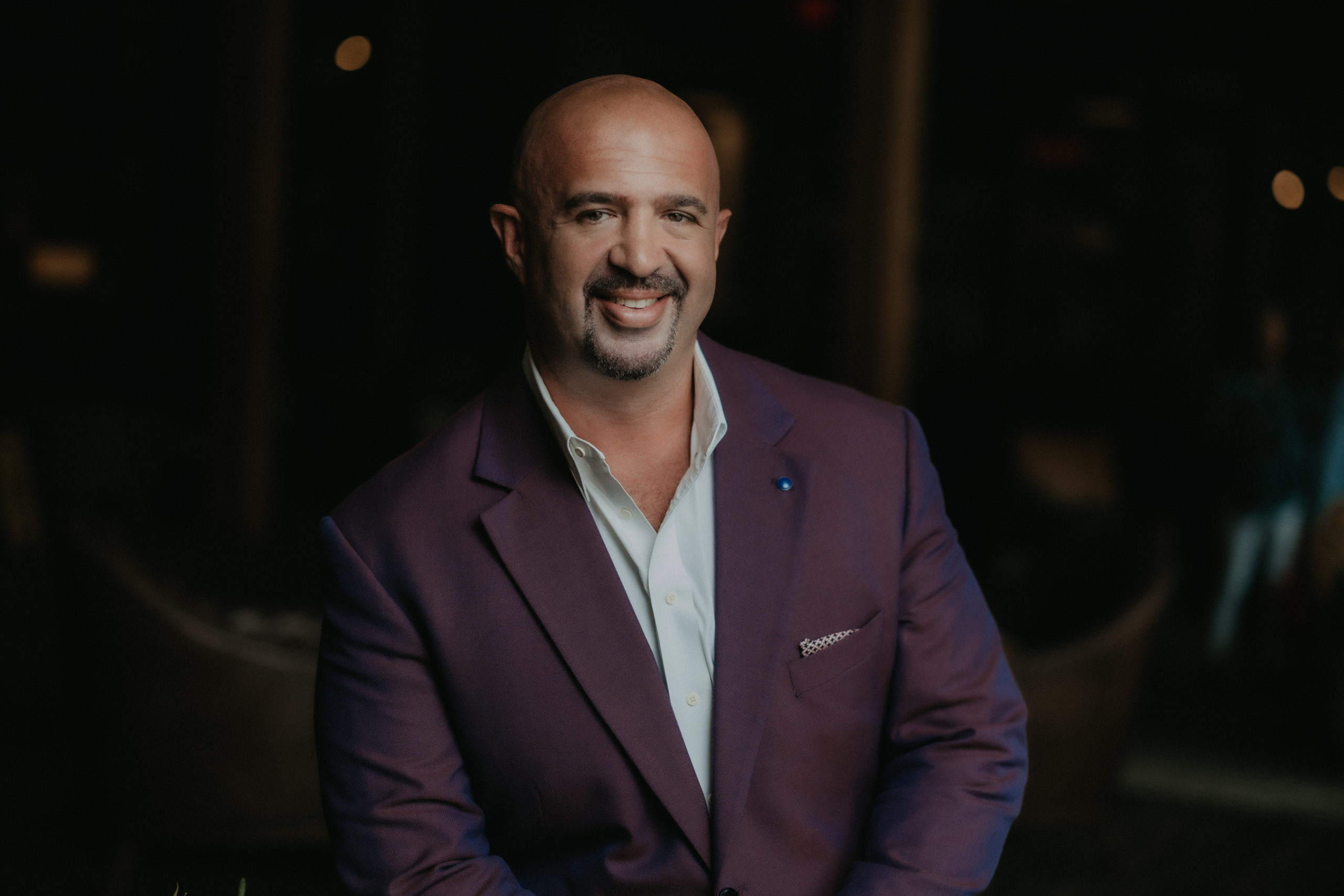 Keynote Speaker René Rodriguez Speaking Fee and Information